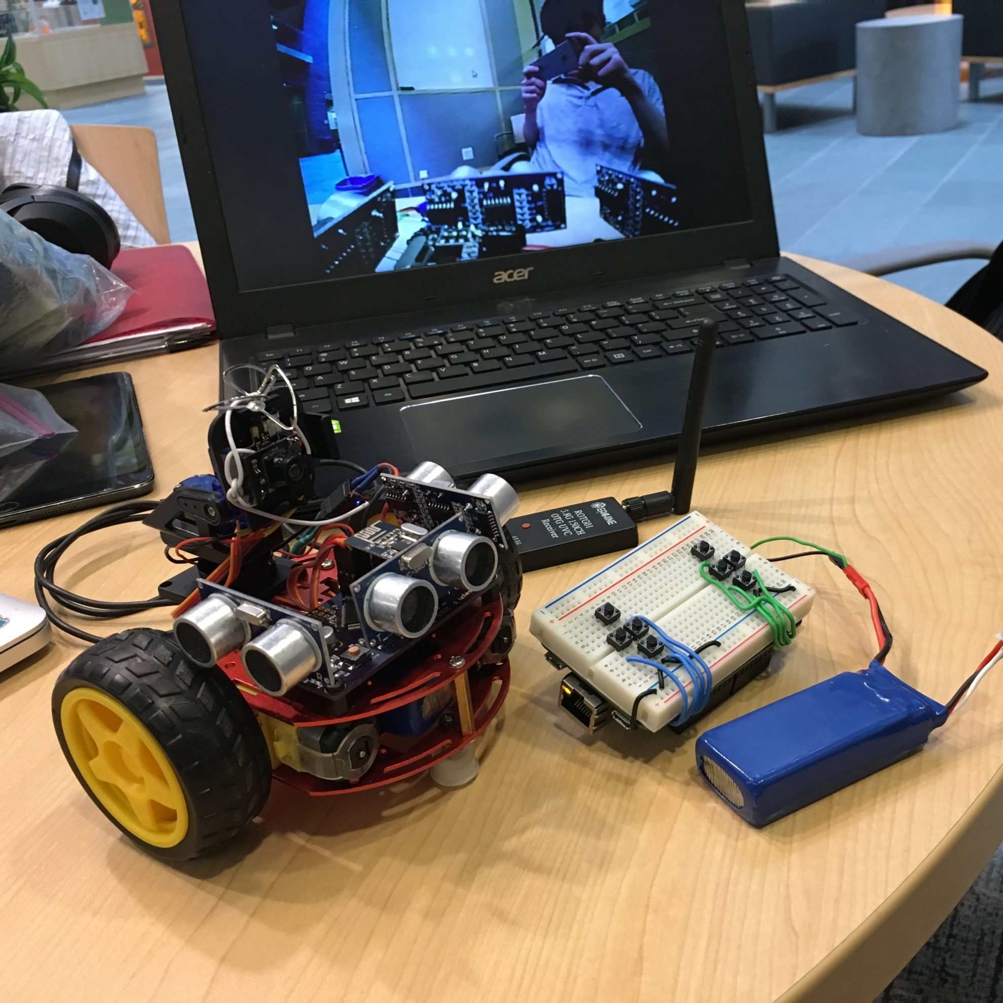 Happy Shrug Robot – Useless Robots